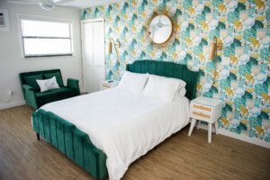 The Standard Studio - Room 6 - Sunburst Inn